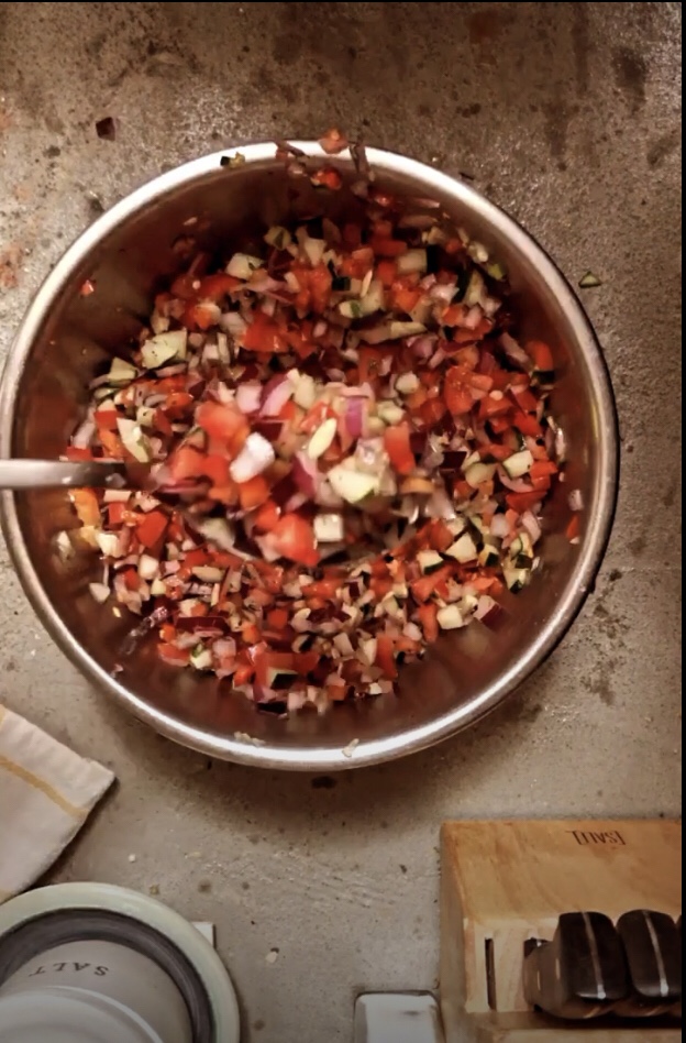 Super Chopped Salad – Foodie & Co.